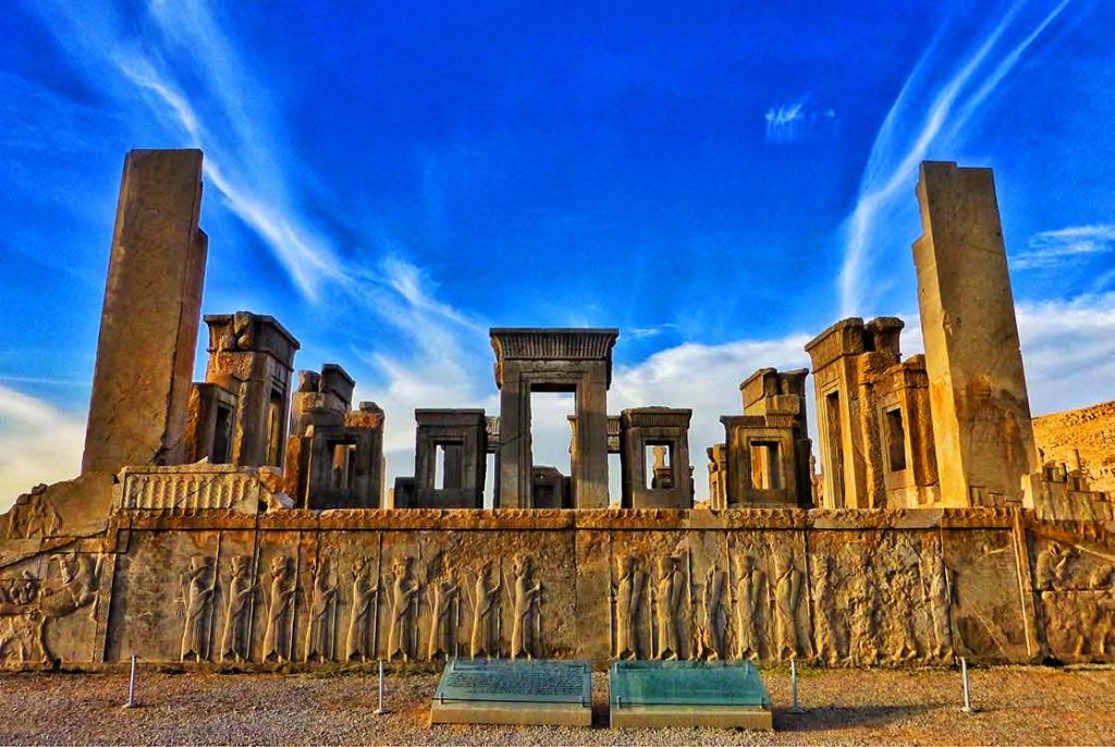 Persepolis, Capital of Achaemenid Empire - derak travel agency